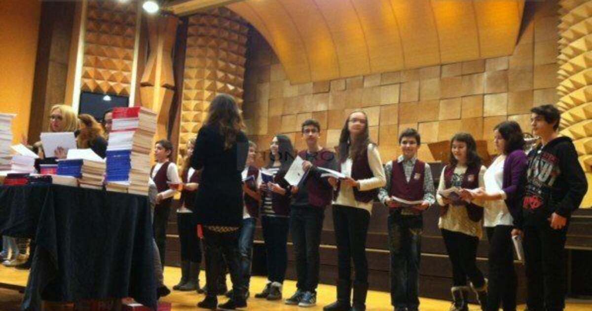 Peste 400 de elevi din Timisoara, premiati de primarie - Tion