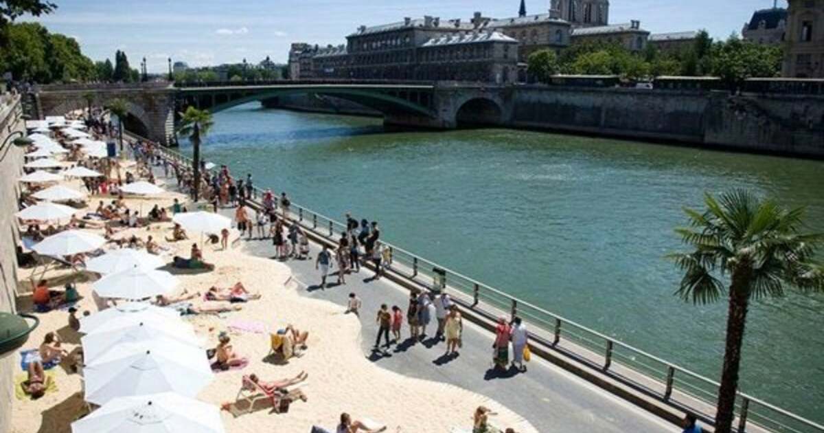 Pe malul Begai, ca pe malul Senei din Paris. Golfuri cu sezlonguri ...