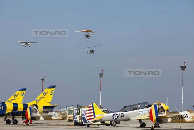Spectacol pe cerul Timisoarei. Lume multa la Timisoara Air Show 2016 - Tion