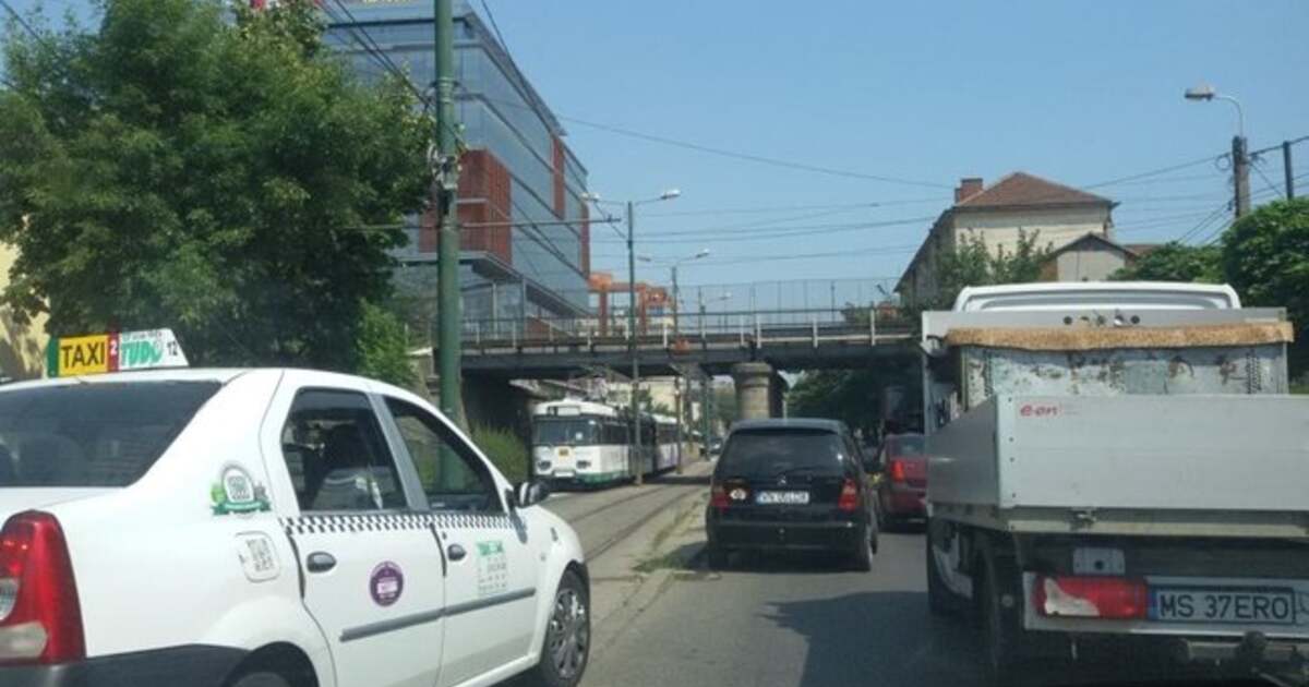 Trafic de Timisoara: In timp ce unii soferi stau la coada, altii ...