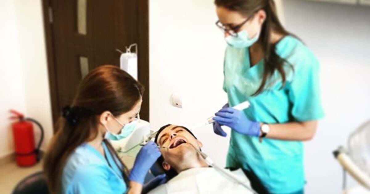 Sfaturi de la medicul stomatolog pentru un zambet frumos in plina vara ...