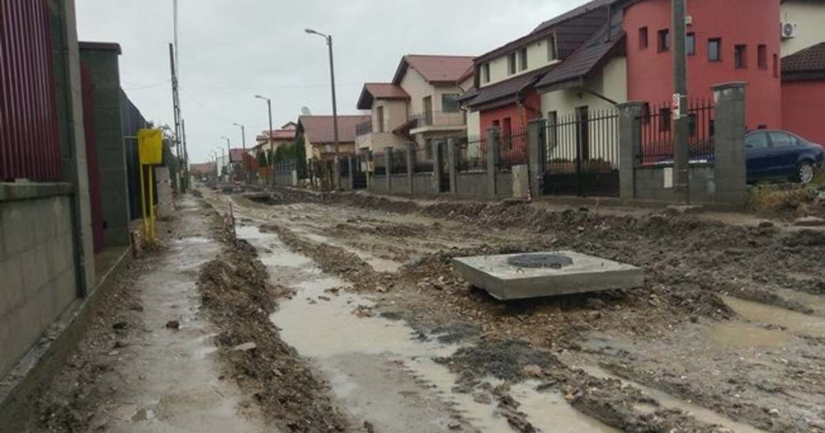 Imagini de cosmar de pe strada Edgar Quinet, intrata in sfarsit in ...