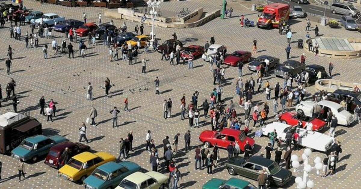 Masini si motorete istorice fabricate in Romania, expuse pentru prima ...