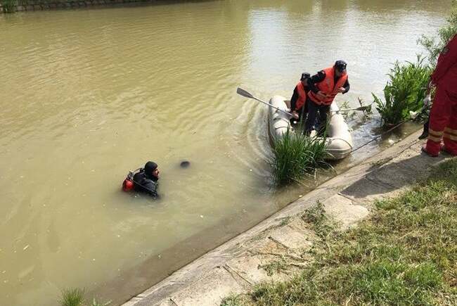 Cautari la Lugoj dupa ce mai multi trecatori au vazut un cadavru care ...