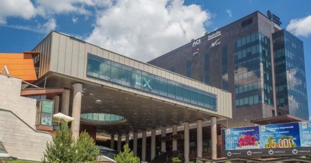 Weekend plin pentru cumparatorii care viziteaza principalul centru ...
