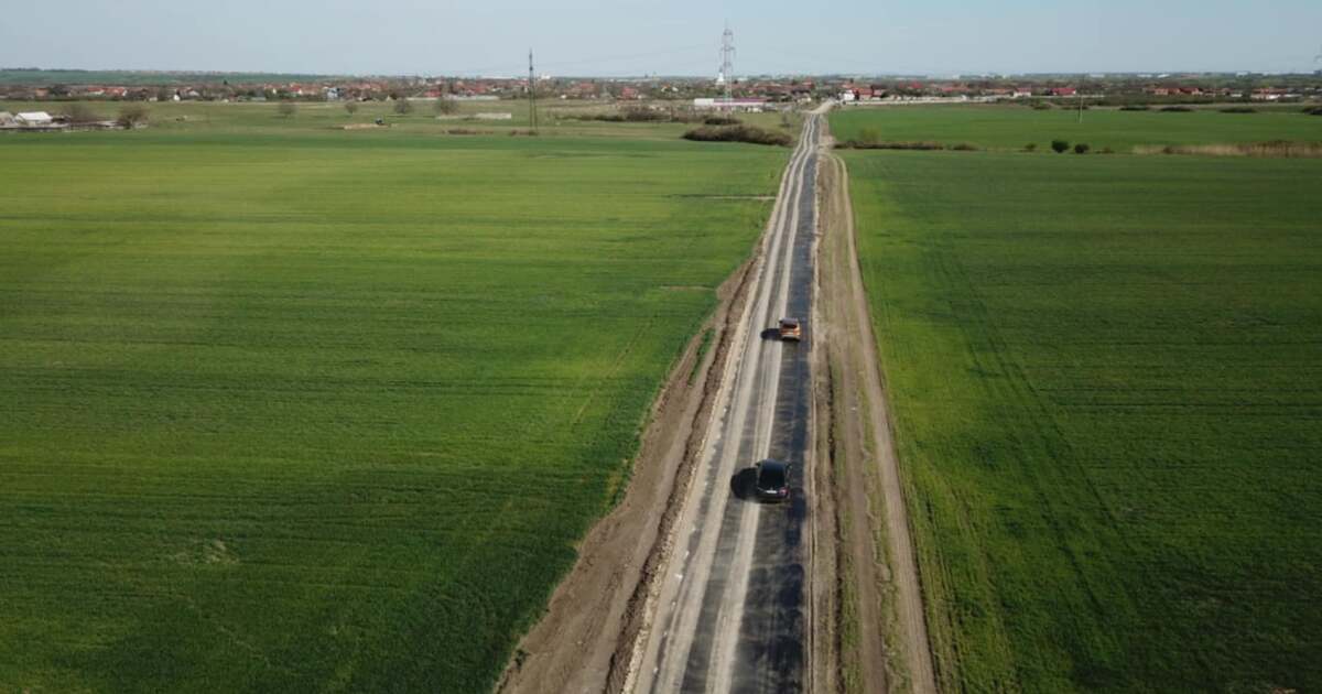 Drum comunal spre autostradă, în Timiș - Tion