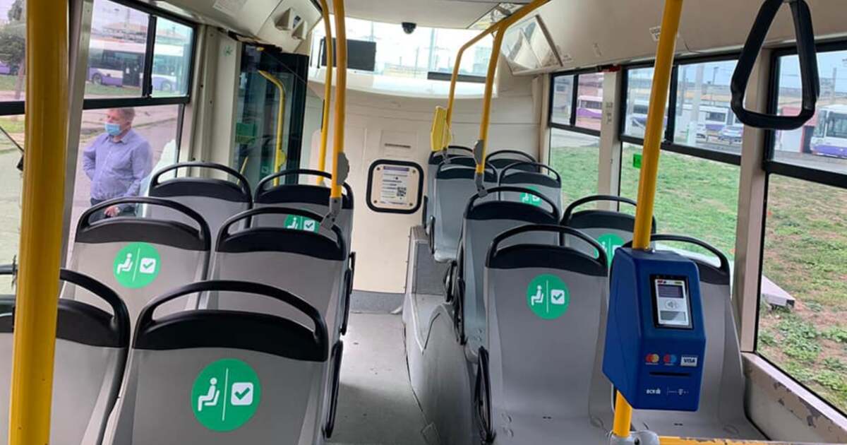 Buline verzi pentru distanțare fizică în mijloacele de transport în ...
