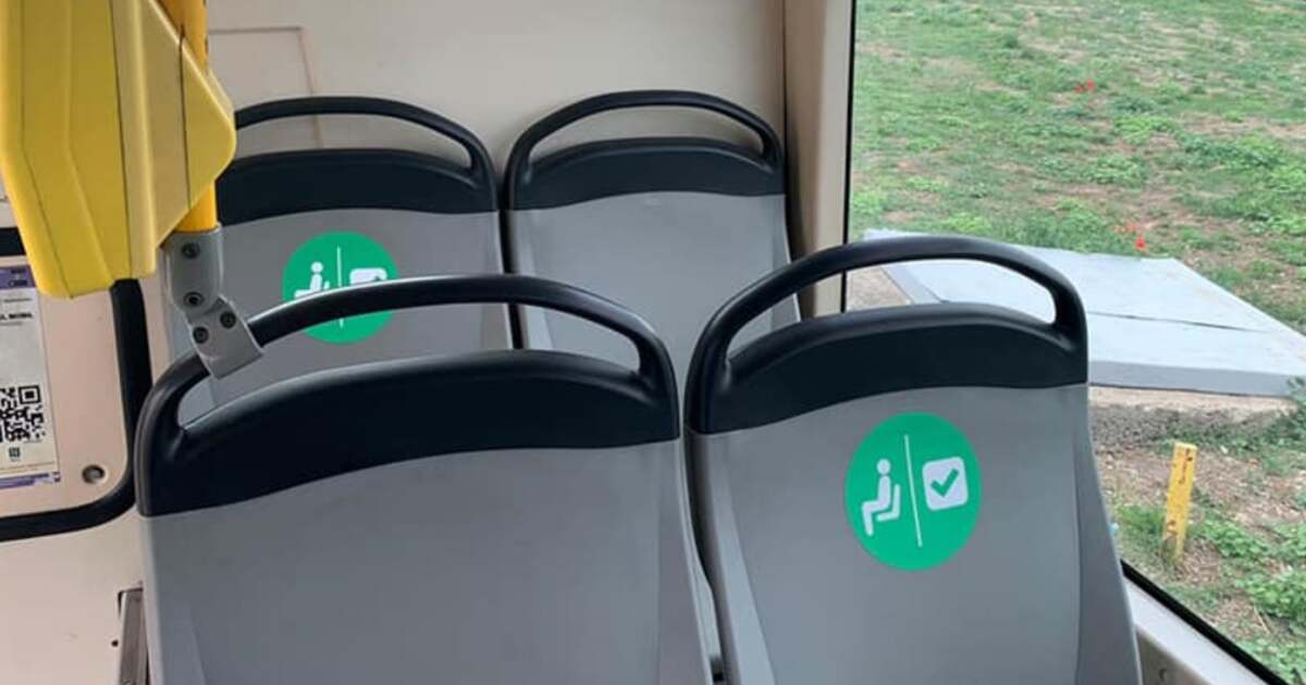Buline verzi pentru distanțare fizică în mijloacele de transport în ...