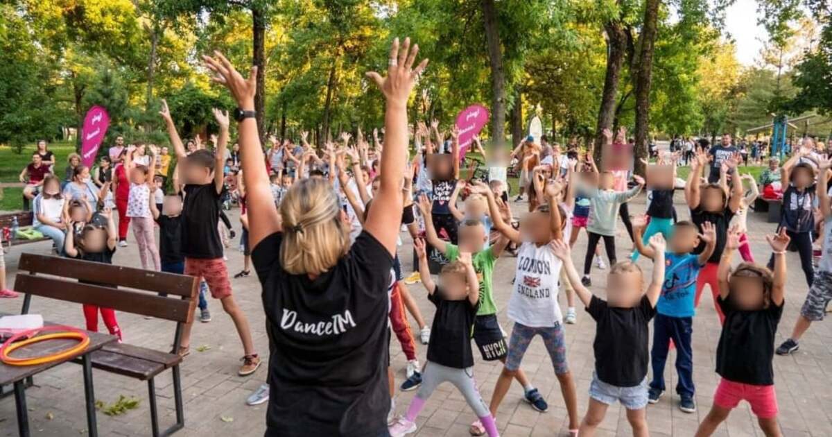Copiii și părinții, invitați la dans și distracție în parc - Tion