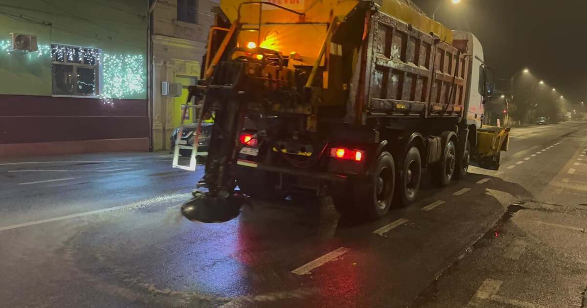 Atenție, șoferi! Carosabil umed în partea de vest a țării. Aproape 100 ...