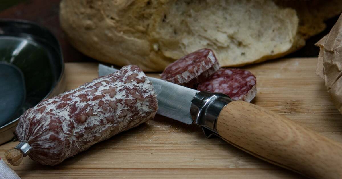 Ce este salamul Fuet - Tion