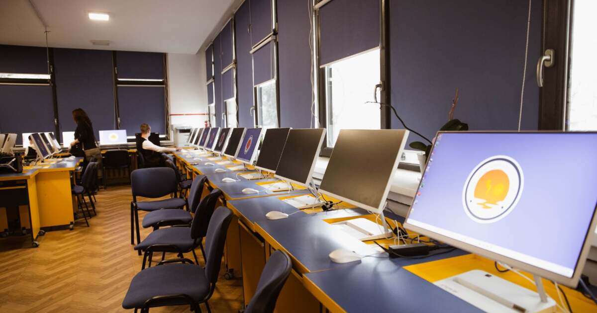 Aproape 30 de licee din Timișoara, dotate cu laboratoare inteligente - Tion