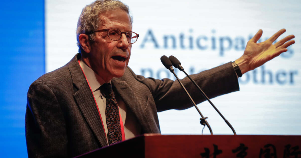 Încă un laureat al Premiului Nobel vine la Universitatea de Vest din ...