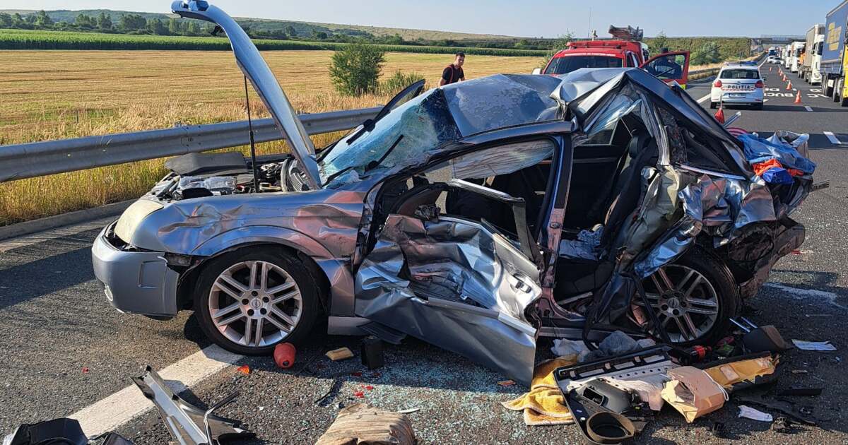 FOTO. Accident cu trei victime, printre care un copil, pe autostradă ...