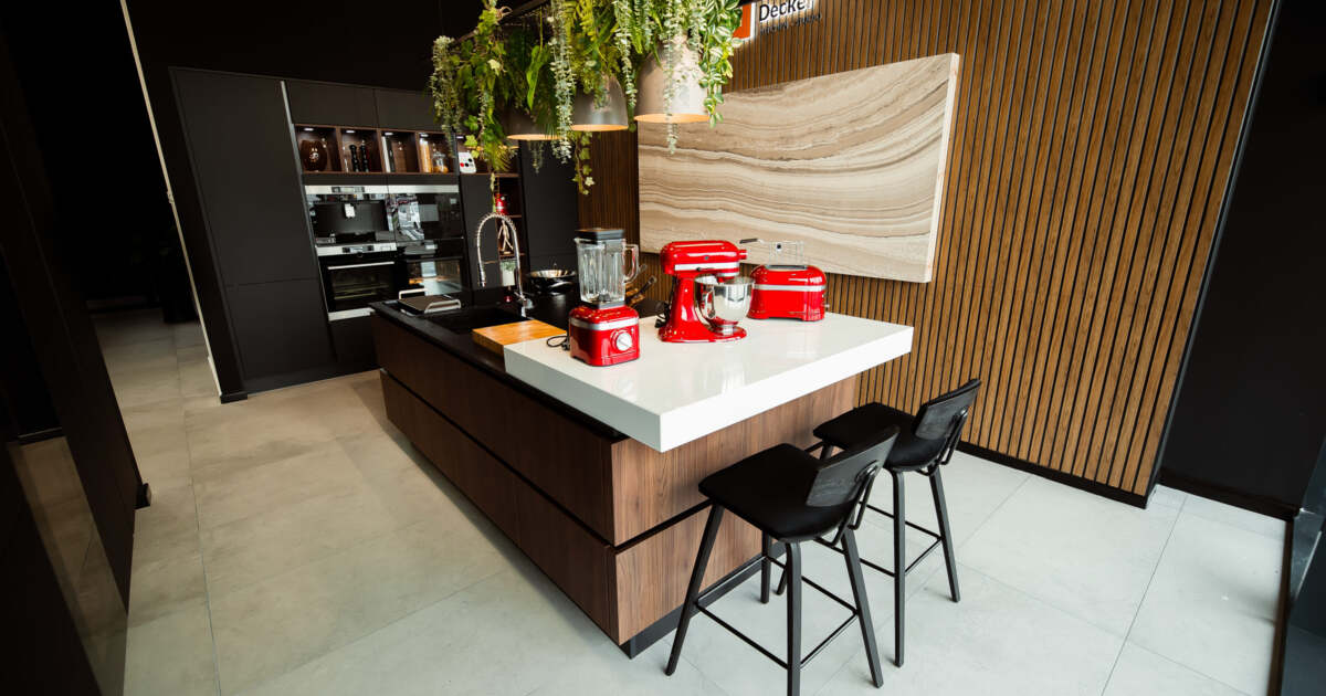 Max Decker Dumbrăvița - Tion