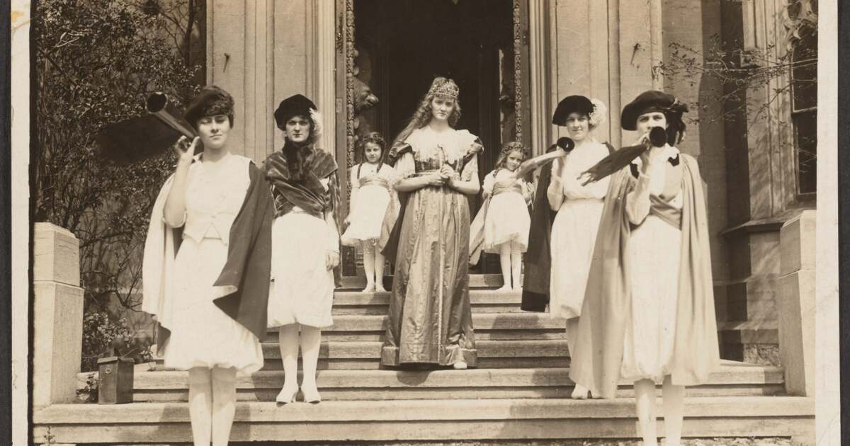 8 Martie, Ziua Internațională a Femeii - Tion