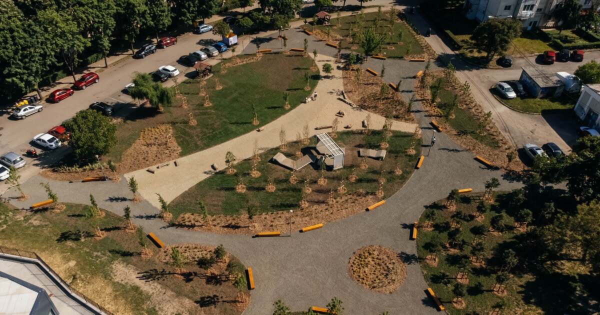 Parc inspirat din fazele lunii și realizat cu materiale naturale ...