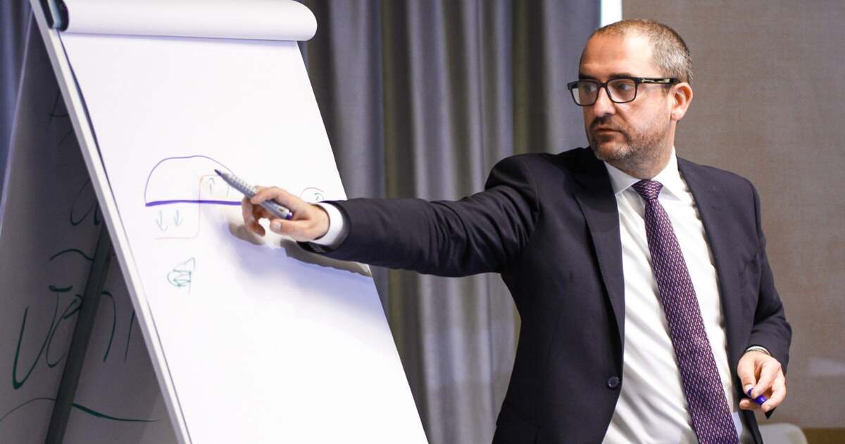 Obezitatea: boala secolului și implicațiile pentru sănătate. Interviu ...