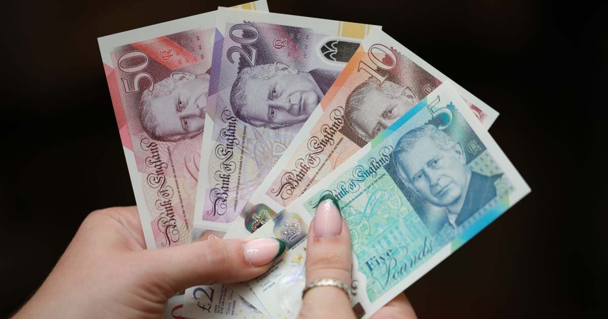 În Marea Britanie au intrat în circulație noi bancnote cu chipul ...