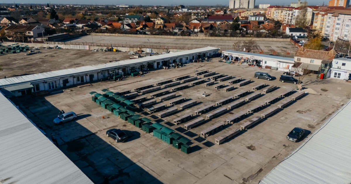 După demolări, s-a făcut și curățenie în Piața Aurora. A fost nevoie de ...