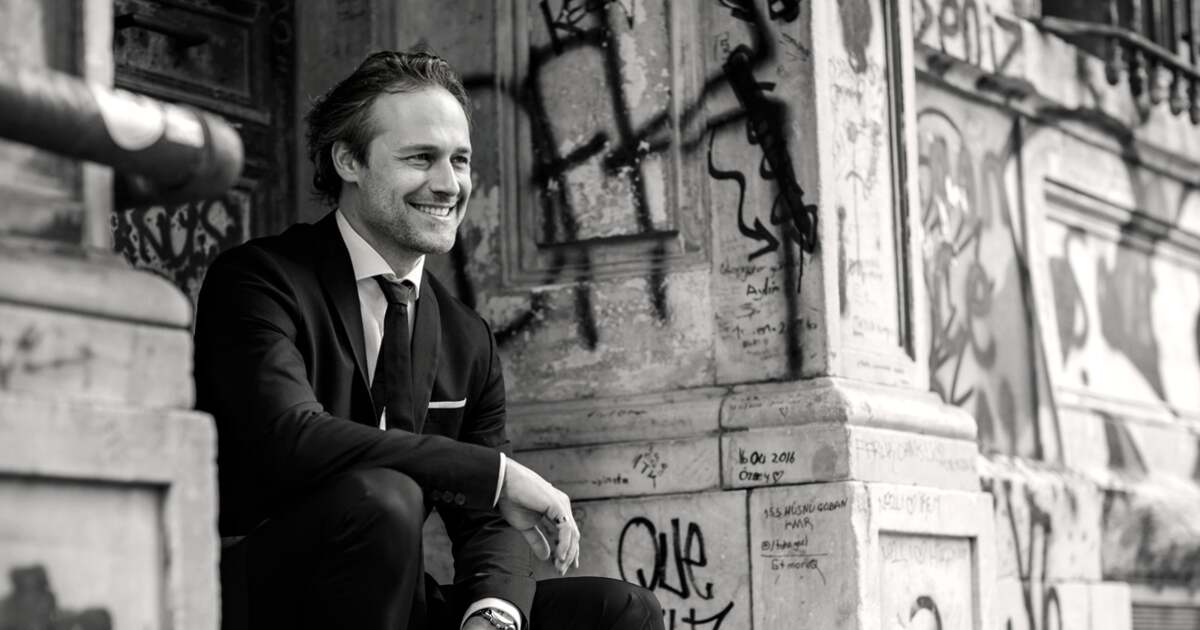 Dirijorul Sascha Goetzel revine la Filarmonica Banatul din Timișoara cu ...