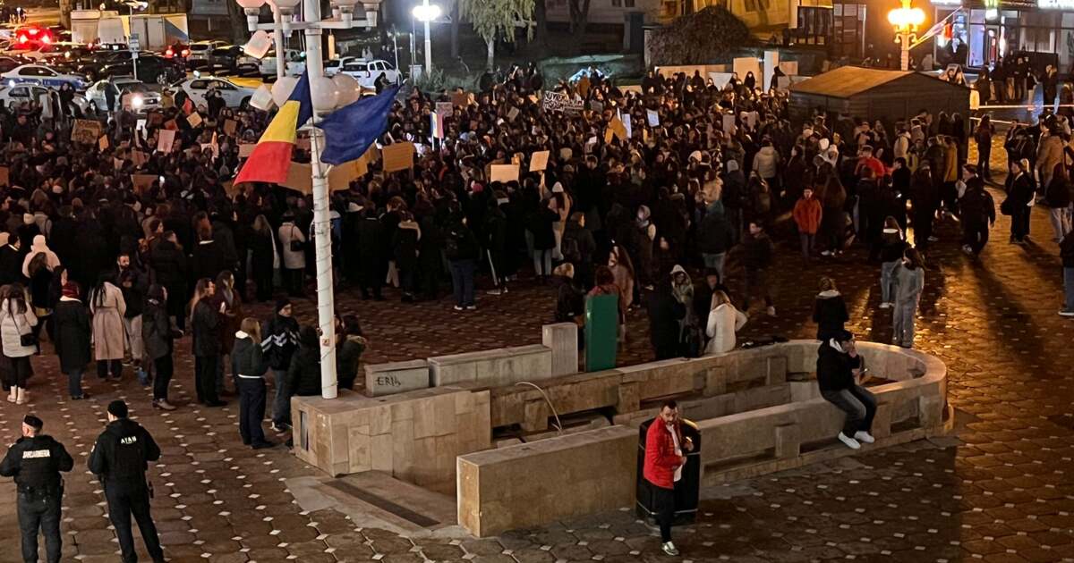 VIDEO. Manifestație pașnică anti-legionari și pro-Europa în Piața ...