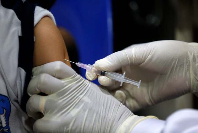 „Copil vaccinat = copil protejat”. Campanie națională pentru creșterea ...