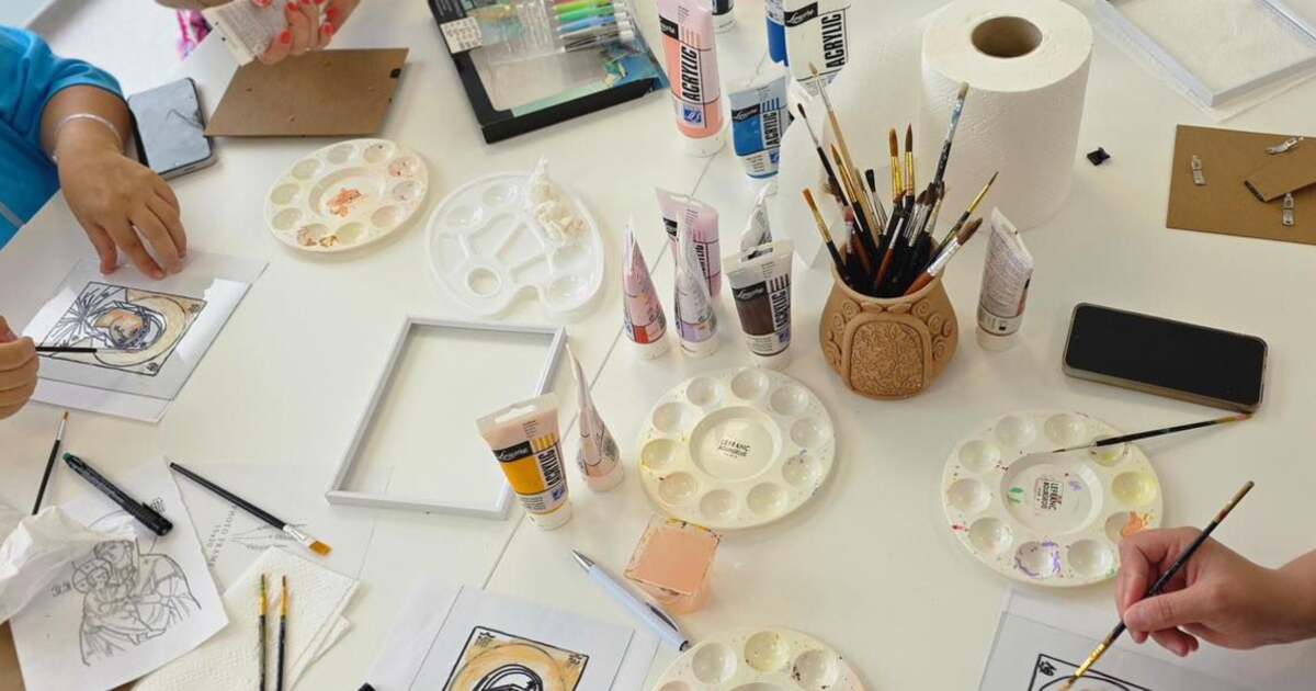 Suflete mici, inimi mari. Terapie prin artă pentru mamele bebelușilor ...