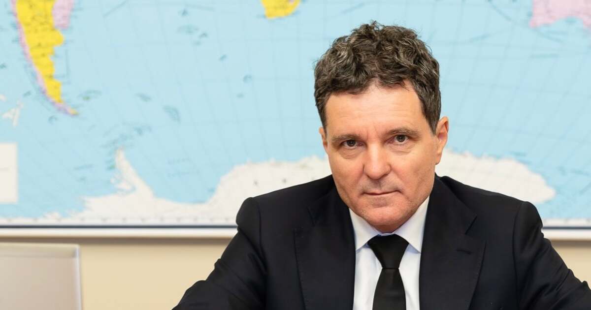 Nicușor Dan a promulgat legea privind monitorizarea electronică a ...