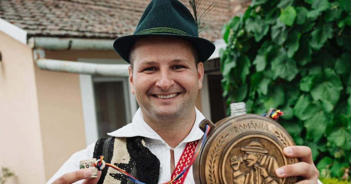 Denis Chira, staroste și profesor coregraf de dansuri populare: „Tot ...