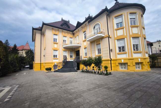 FOTO. Vila de pe Loga 52 se pregătește să devină grădiniță cu program ...