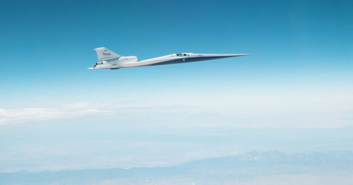 Avionul experimental NASA a doborât bariera sonică - Tion