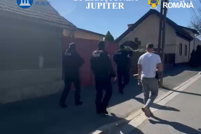VIDEO. Sute de kg de deșeuri găsite de polițiștii timișoreni după ce au ...